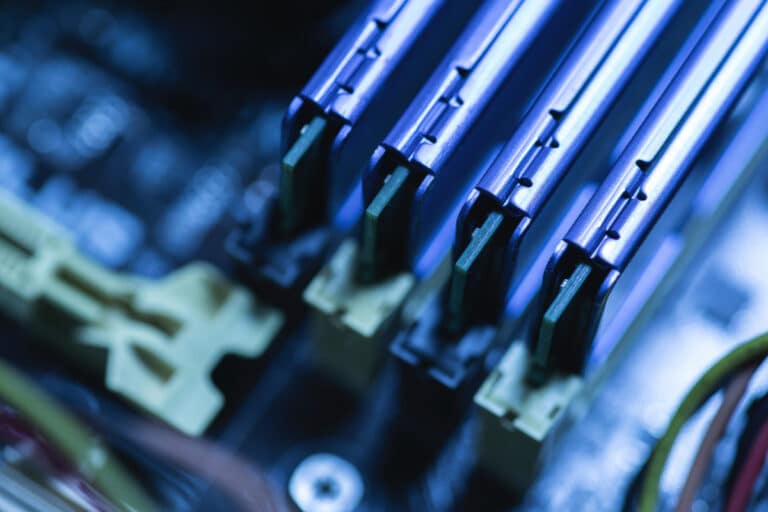 Memória DRAM: o que é e qual a diferença entre DRAM, RAM E SRAM?