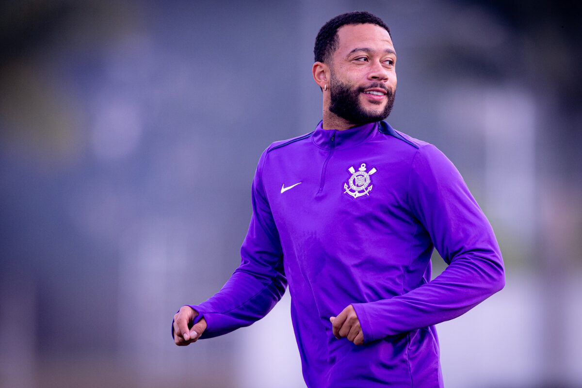 Confira a escalação do Corinthians contra o São Paulo hoje; Memphis ...