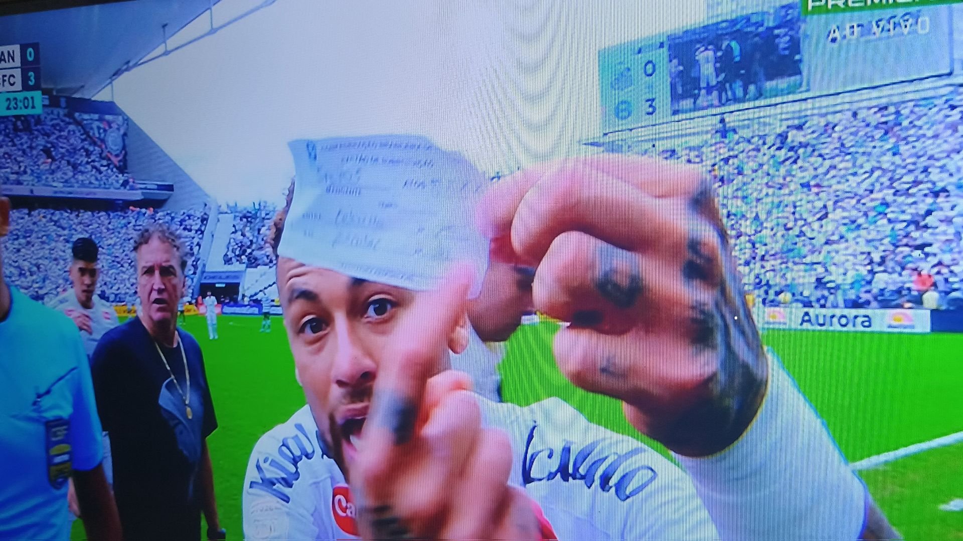 Neymar lesionou? Árbitro erra e tira camisa 10 do Santos | DCI